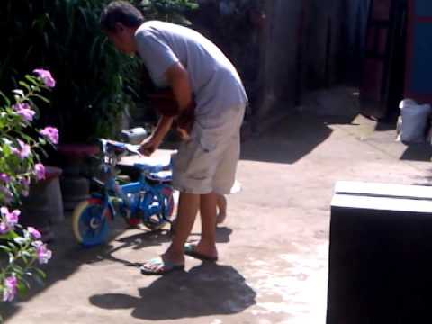 Olla maen sepeda sama kakek