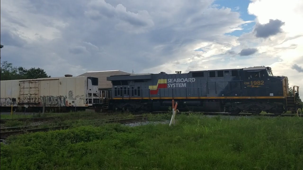 CSX 1982 Seaboard System. (With friendly engineer). - YouTube