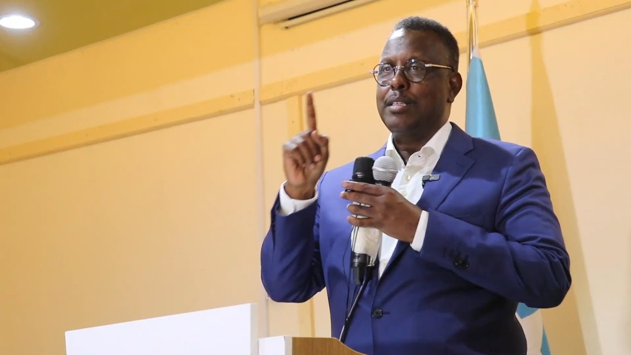 Wasiirka Cadaalada" Fircoon Alshabaab iyo isticmaarkii waa isku dhaqan ...