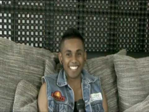 Interview : Raymonde Hazan interview Rija, un surdoué - YouTube