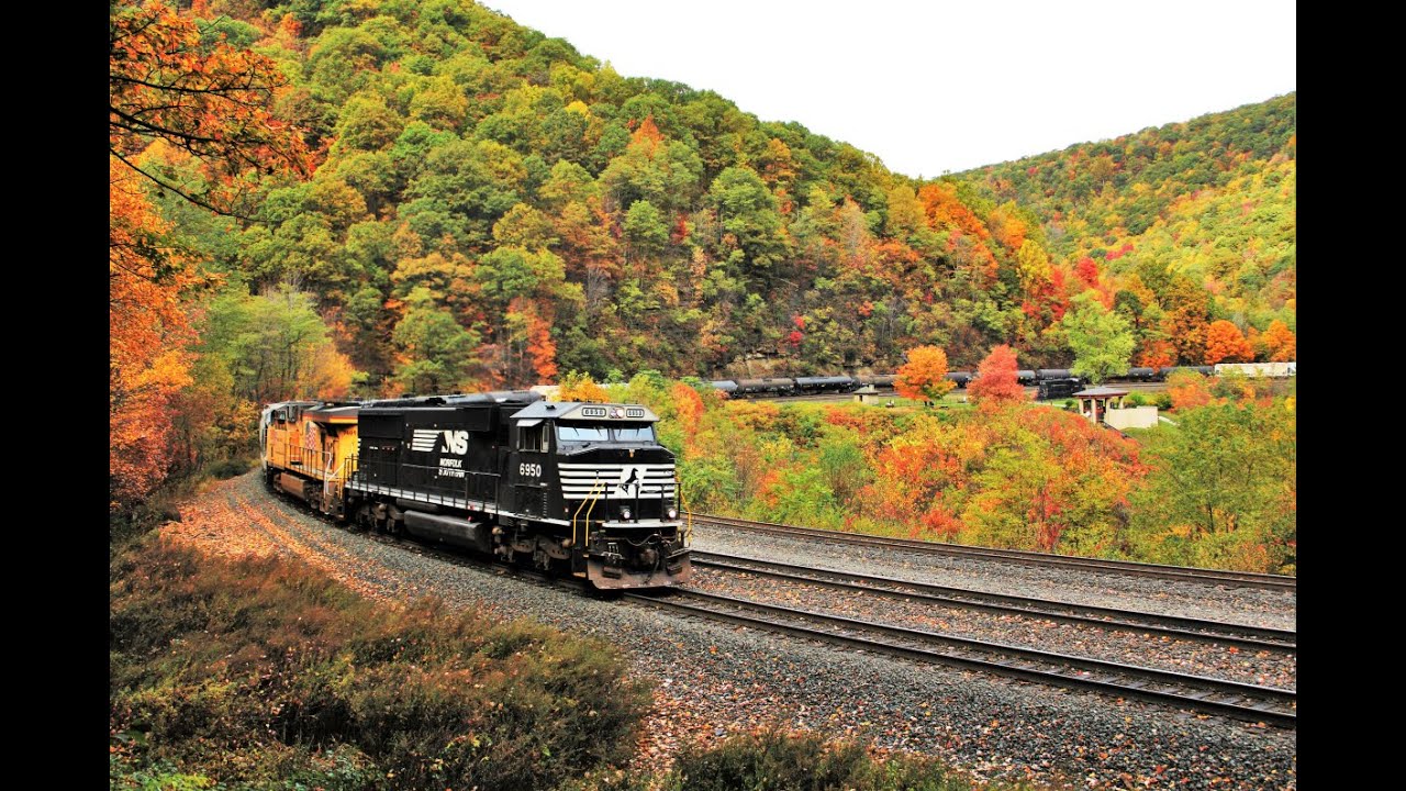 Amazing Fall Colors and Great Action On Th NS Pittsburgh Line Day 1 ...