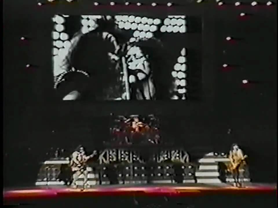 KISS - Do You Love Me - Nagoya 2001 - Farewell Tour - YouTube