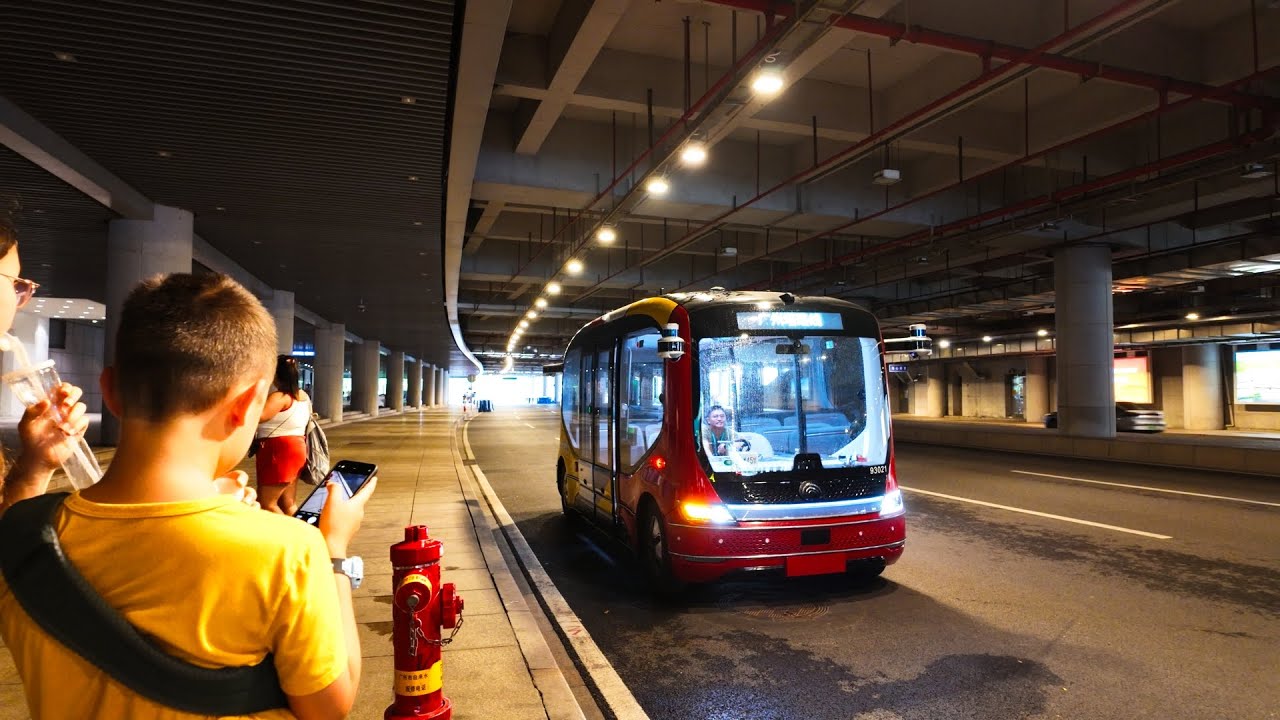 Guangzhou Self Driving Bus - YouTube