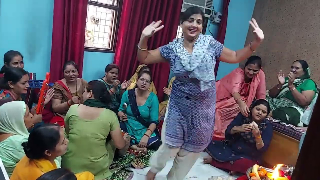 Kale Rang Pe Morni Rudan Kare || sapna himachali kirtan mandali burari - YouTube