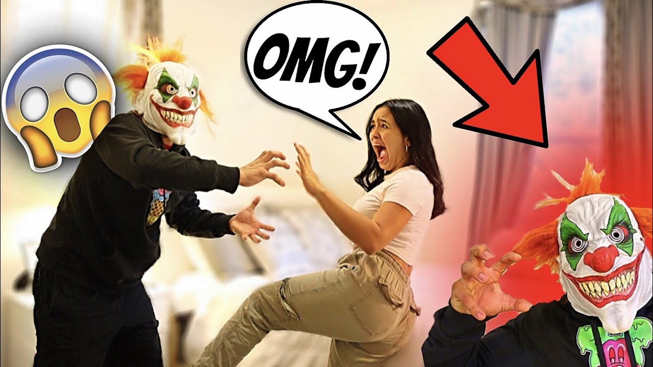 Scaring My Girlfriend With Her Biggest Fear Clown Prank Youtube