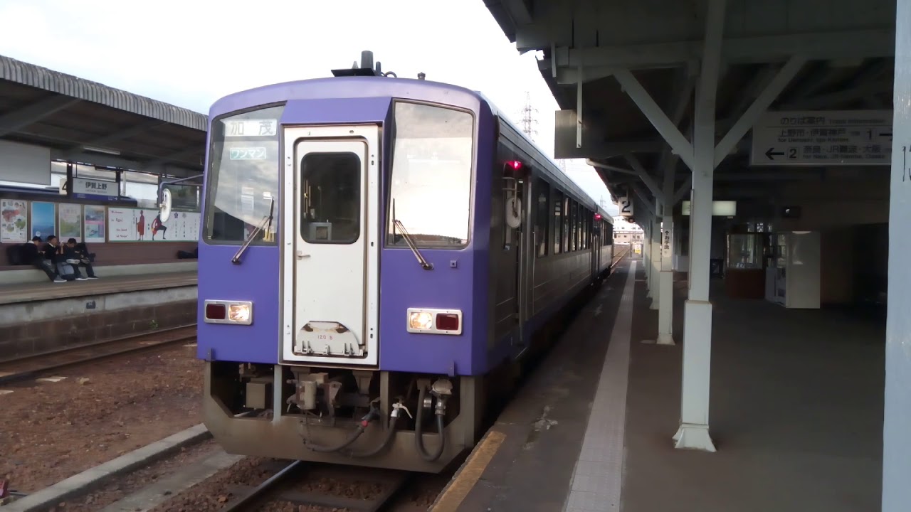 JR West Nippon Kiha120 type diesel to the Kansai Main Line Kamo. - YouTube