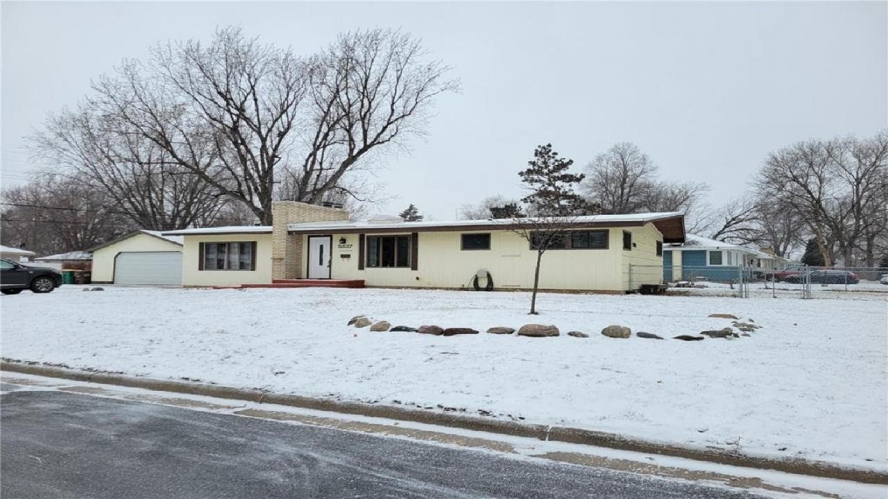 5337 Northport Drive, Brooklyn Center, MN Presented by Bruce Lindholm ...