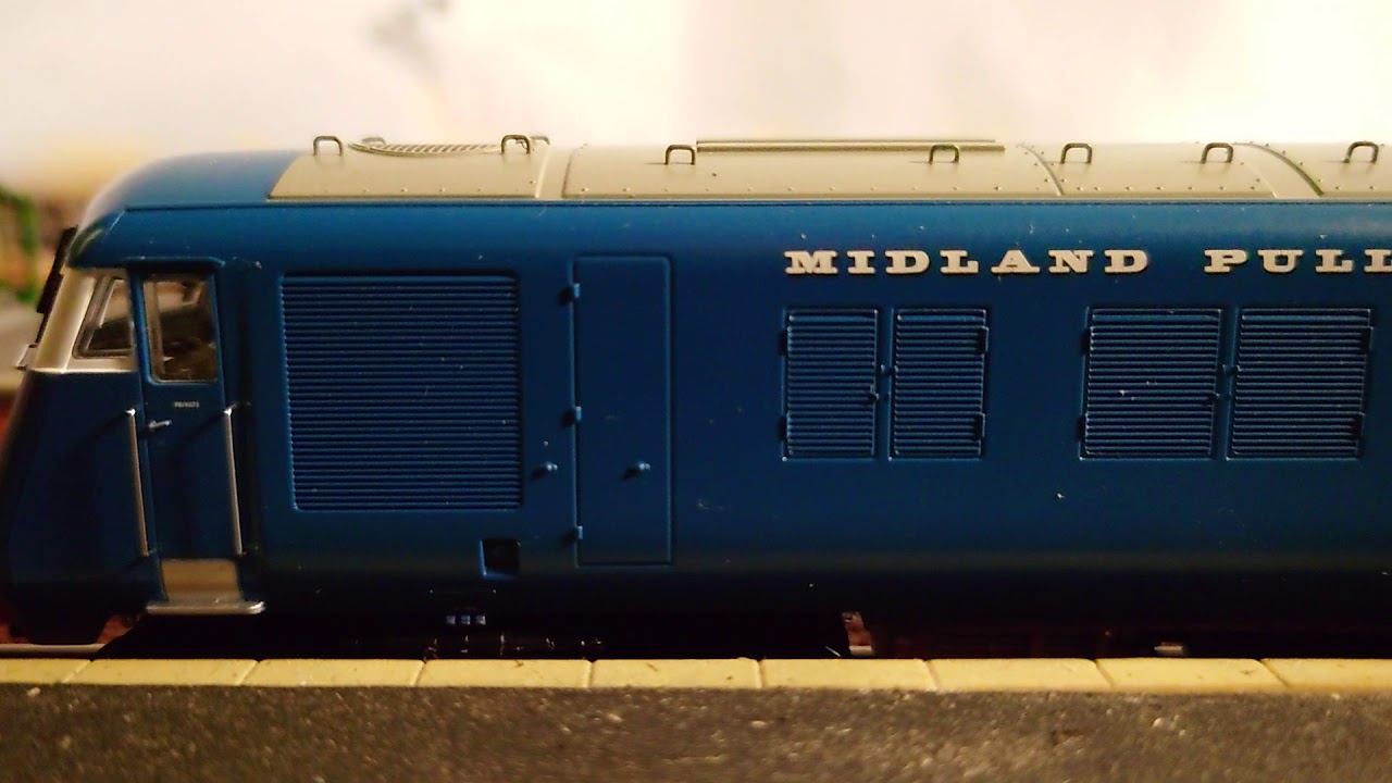 Bachmann Midland Pullman, interior detail. - YouTube