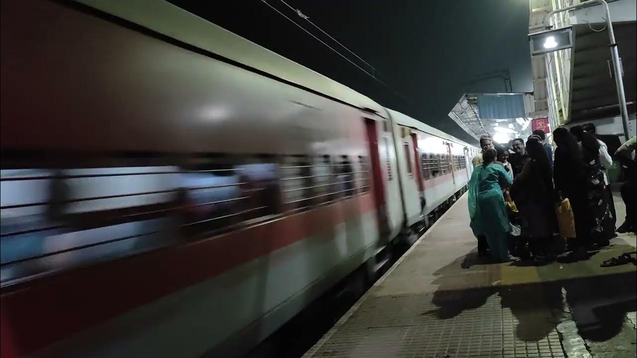 12618 Hazrat Nizamuddin Ernakulam MANGALA LAKSHWADEEP Express Thrashes Jalgaon at MPS - YouTube