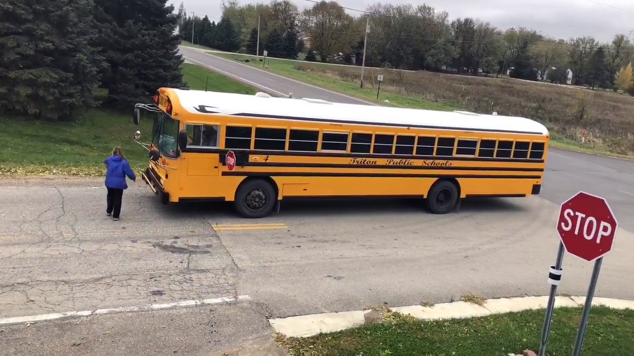 SCHOOL BUS DROP OFF(PRE SCHOOL BRYCE)--NOV.2018 - YouTube