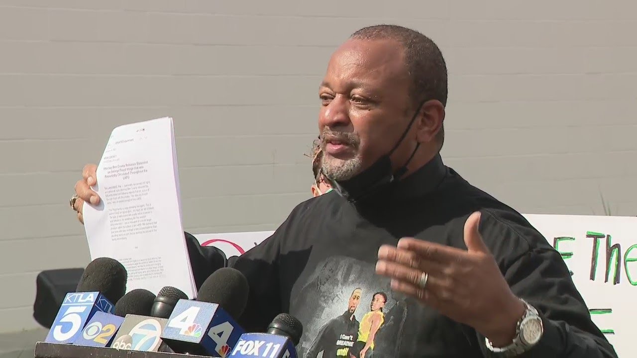 Activists hold press conference on LAPD photo scandal - YouTube