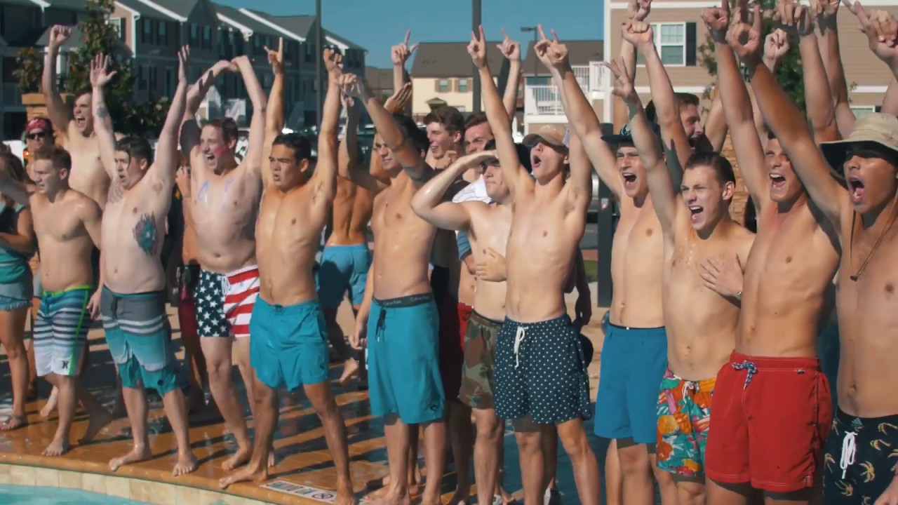 Delta Gamma Anchor Splash - Texas State - YouTube