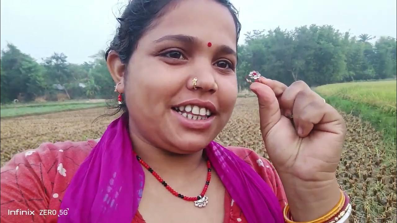 hello doston namaskar dekhiae Ham dhaan kaatne ke liye dusre ka Khet Mein ja rahe hain aap log ...