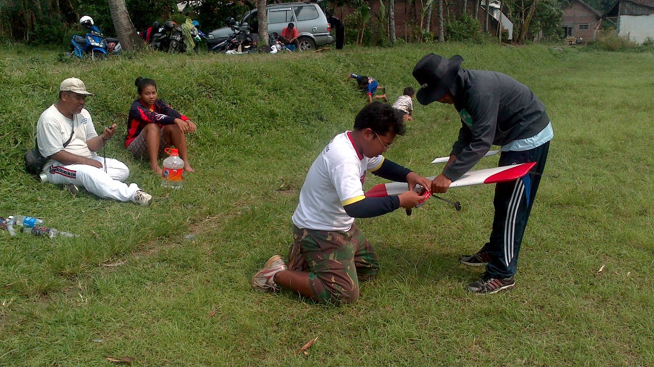 F2C Control Line Team Racing 1 (MOV 6538) - YouTube