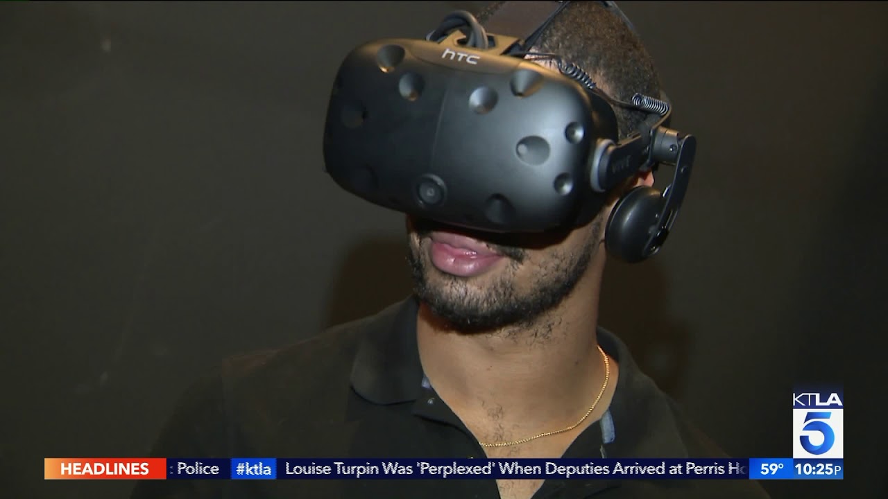 KTLA's preview of the US’s First Team-Based VR Experience - YouTube