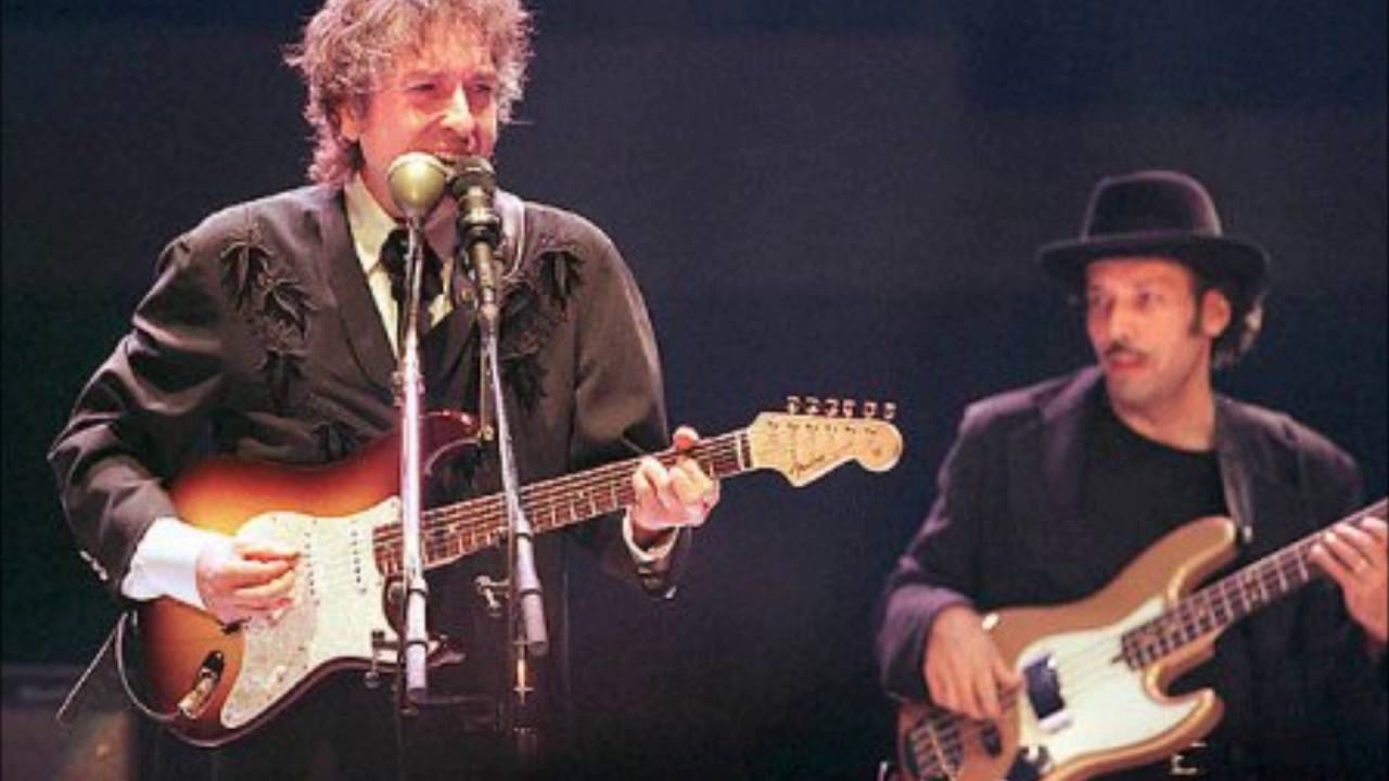 Bob Dylan-Mississippi-Live-Central Point, OR 10-09-2001 - YouTube