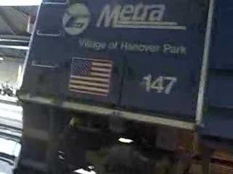 Metra F40 147 Chicago Madison street. - YouTube