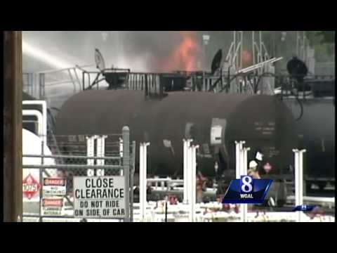 Raw Video: Propane-filled rail car burns - YouTube