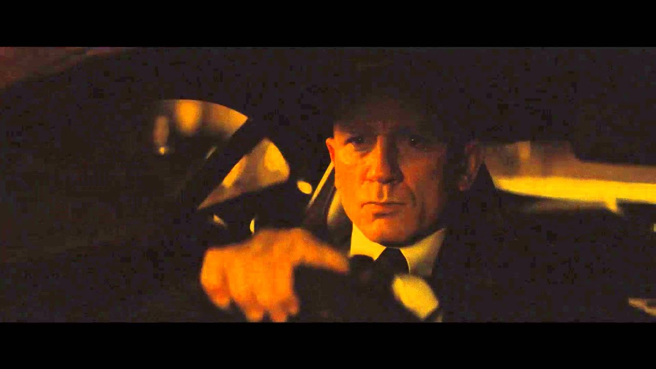 SPECTRE CAR CHASE - YouTube