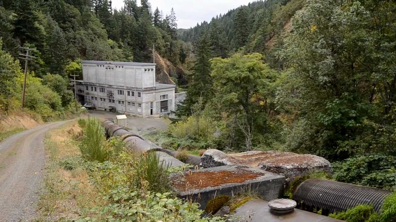 Condit Dam & the White Salmon - YouTube