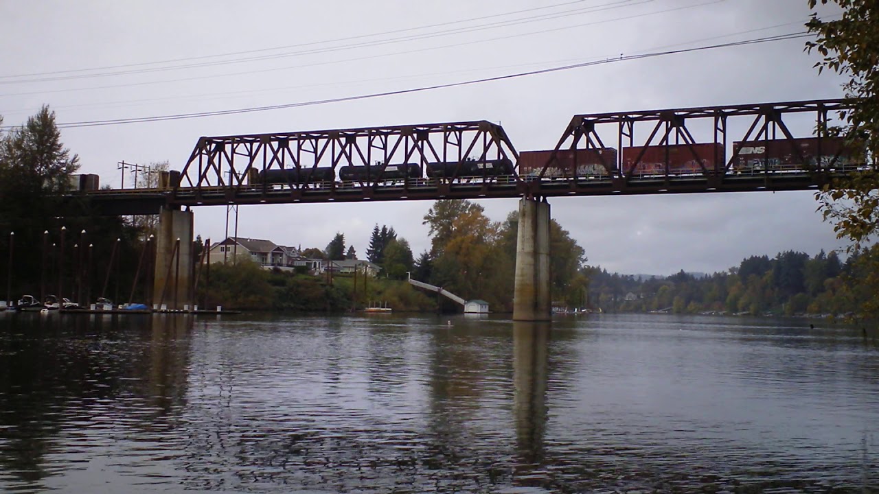 northbound freight train over Willamette River, HD - YouTube