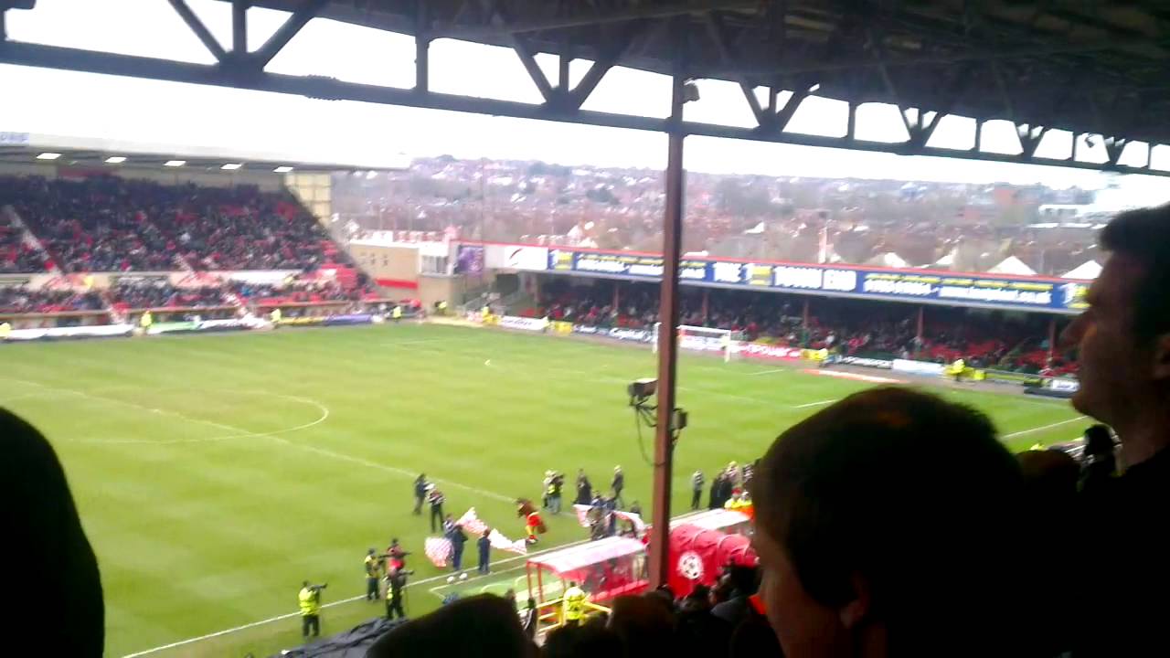 Swindon vs PNE - PNE fans before kick off! - YouTube