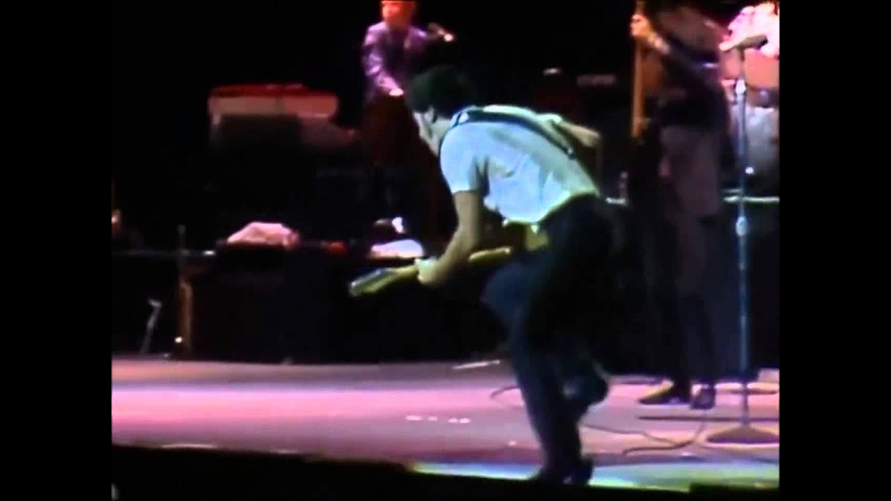 Bruce Springsteen: Snippet of Thunder Road, Tempe Nov 5th 1980 - YouTube