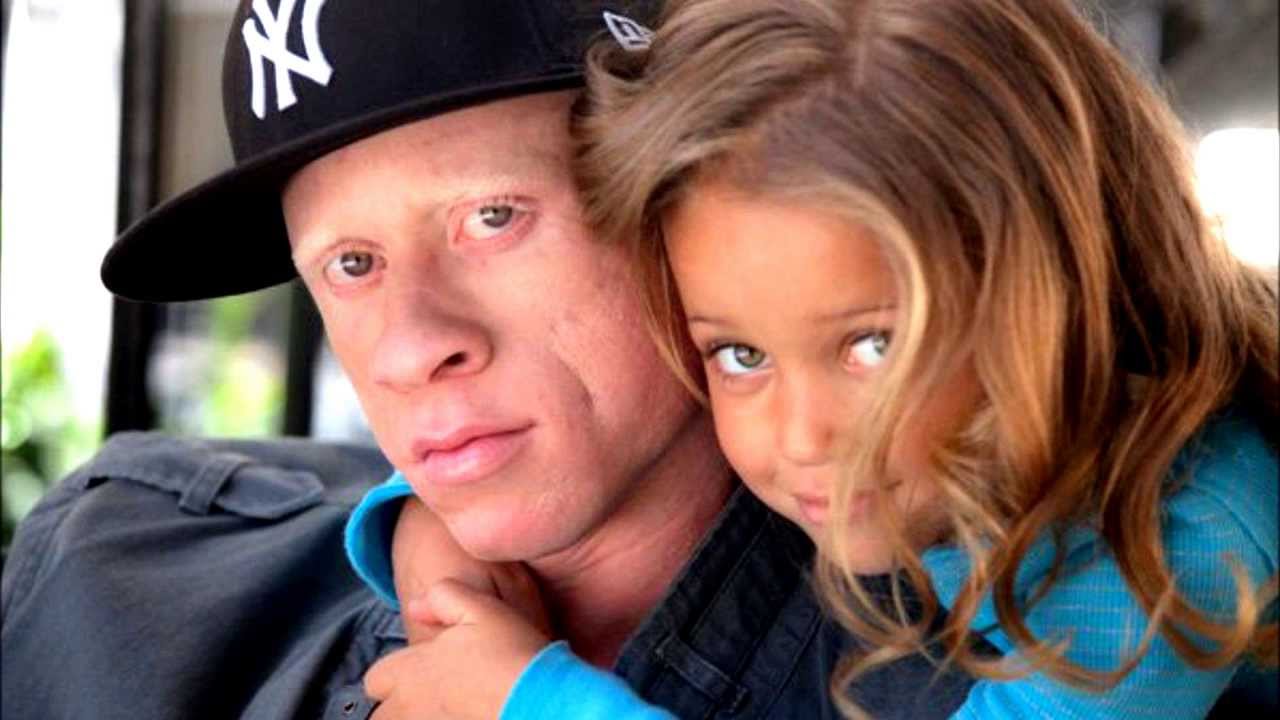 Kai Lewis "IncogNegro" - YouTube