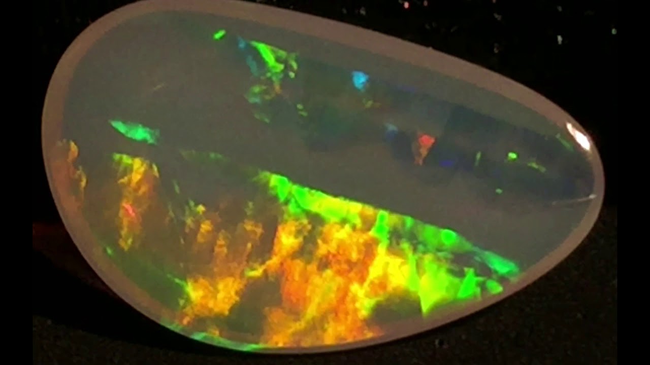 Opal unusual reflection - YouTube