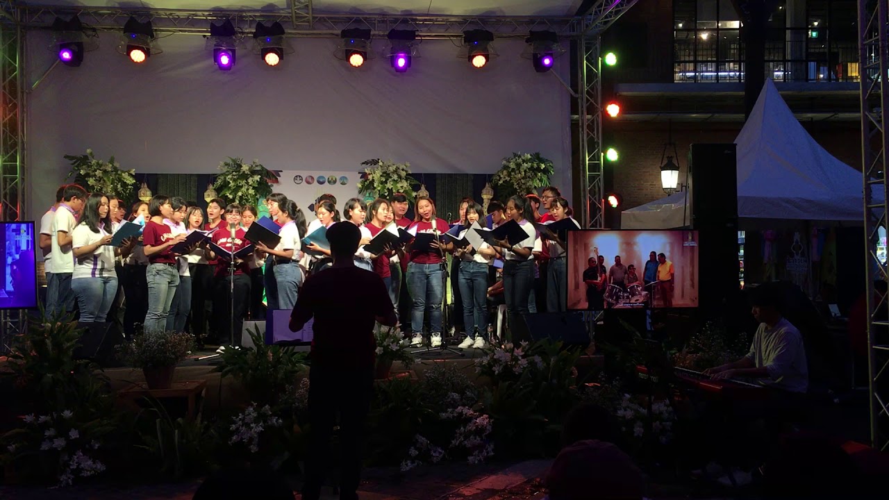 can you feel the love to night - CMU Choir - YouTube