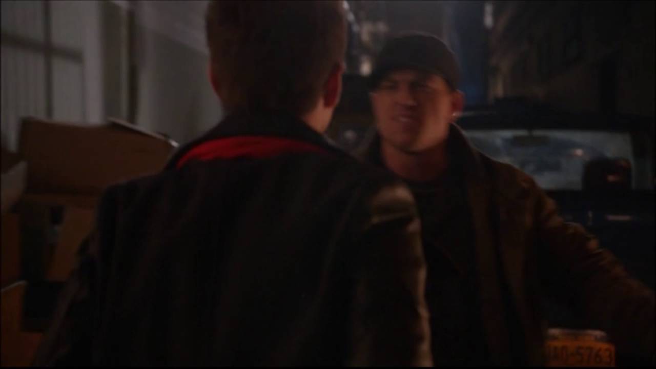 Glee - Kurt gets attacked 5x15 - YouTube