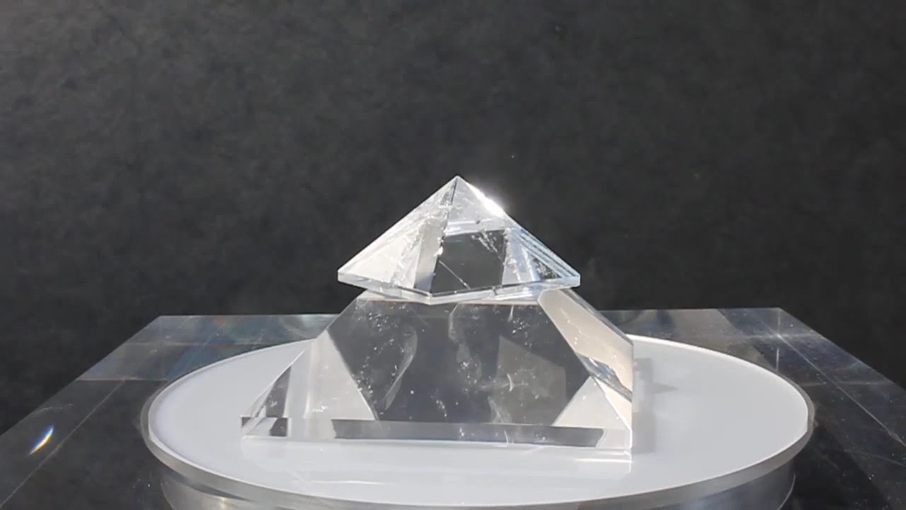 Sirius Pyramide 4-seitig mit Krone und Basis MVI 4737 - YouTube
