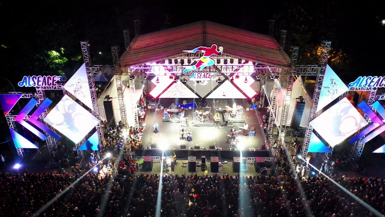 Edm dubstep music track| Uplifting dubstep concert intro video - YouTube