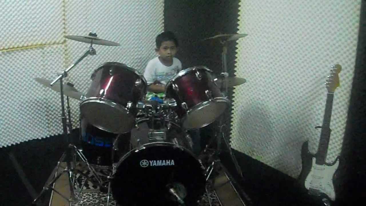 Drummer Adam- Muzik Anak Kampung - YouTube