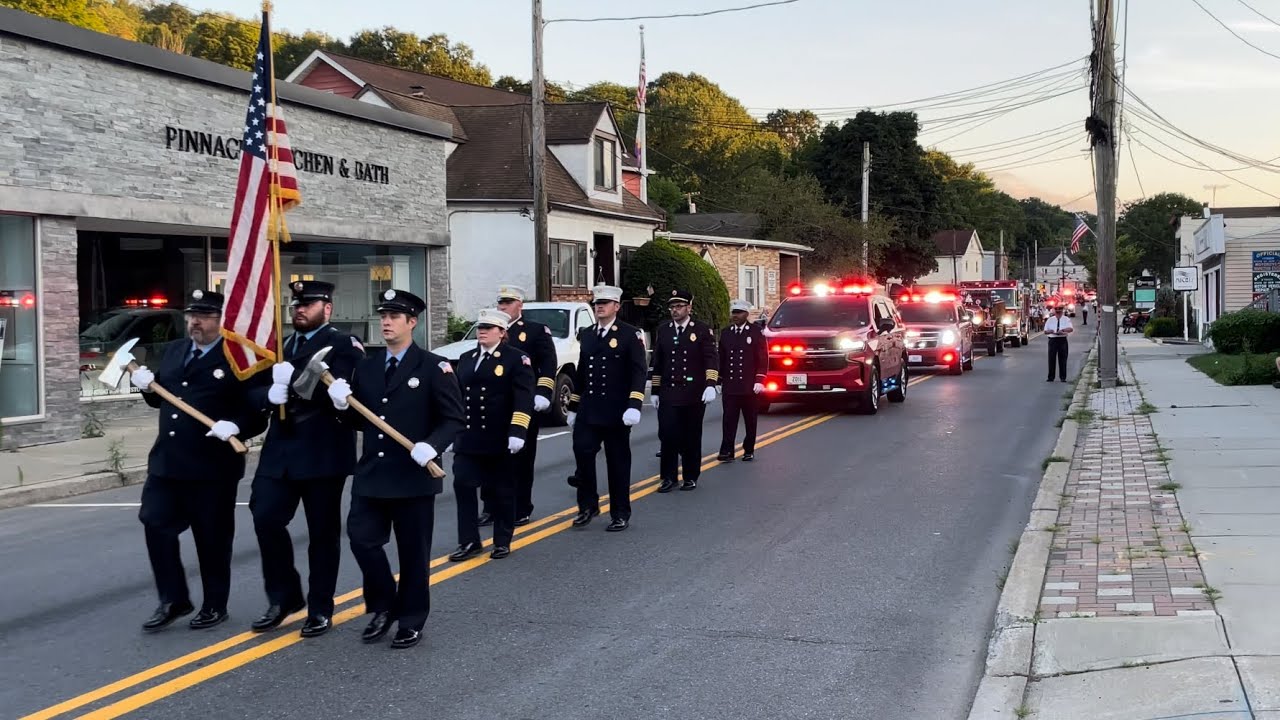 Thornwood 125th anniversary parade Ardsley fire department - YouTube