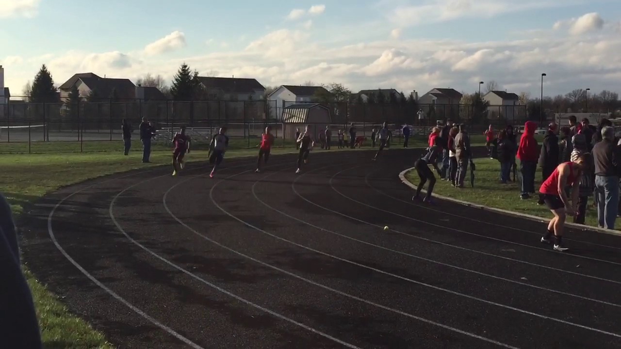 Luke Finnegan Track Lane 4 lead leg handoff 4x100m Relay - YouTube