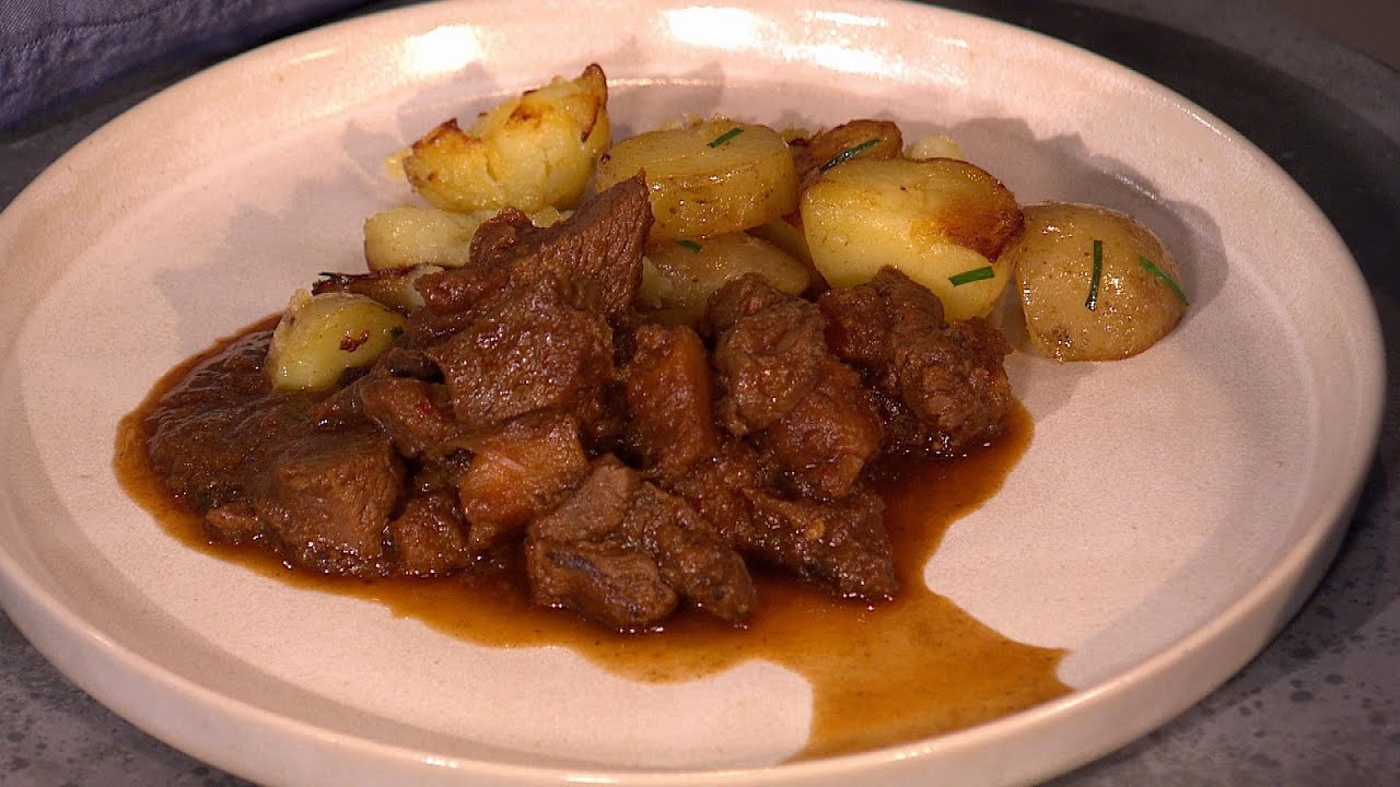 Braised 5 Spice Venison | Sham Hanifa - YouTube