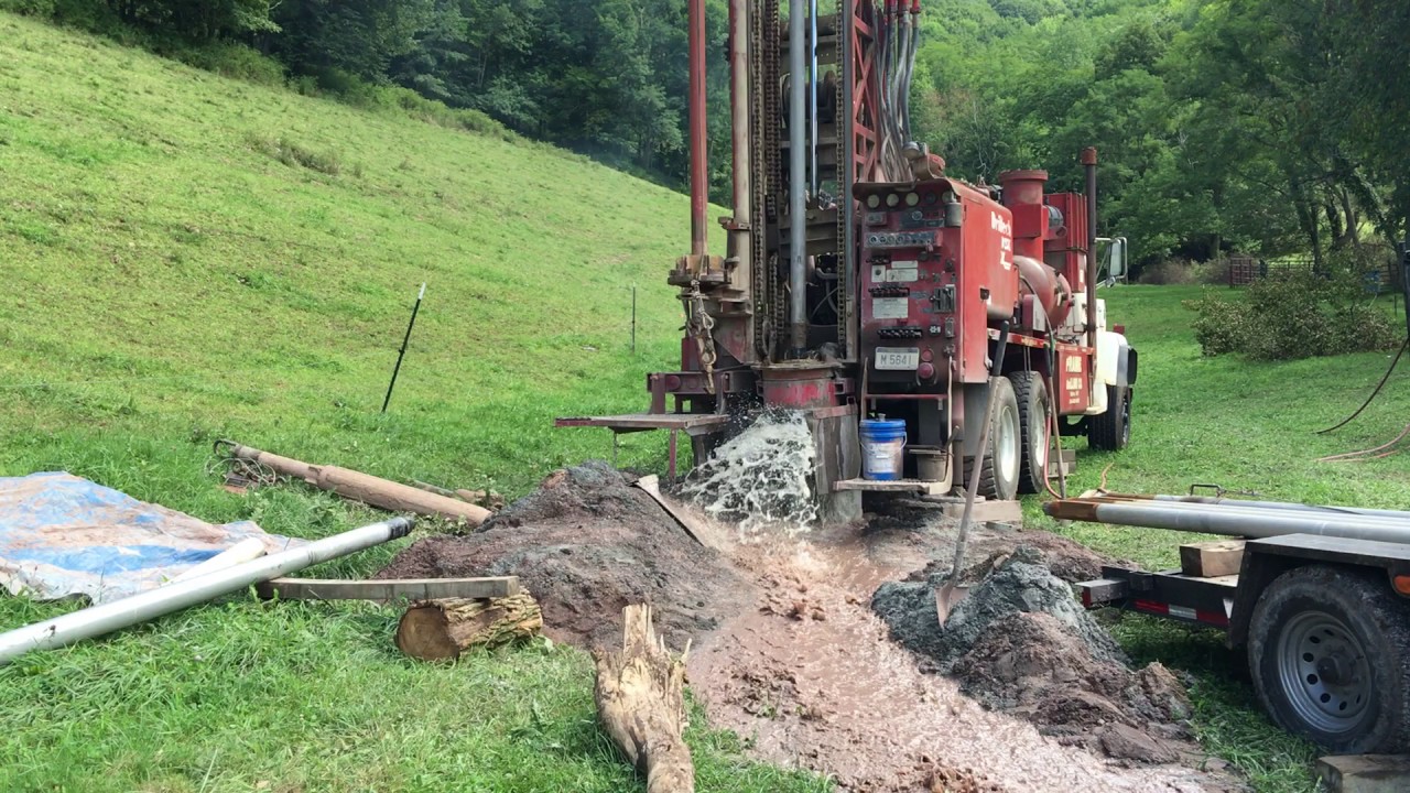 625' Water Well Blow Out. - YouTube