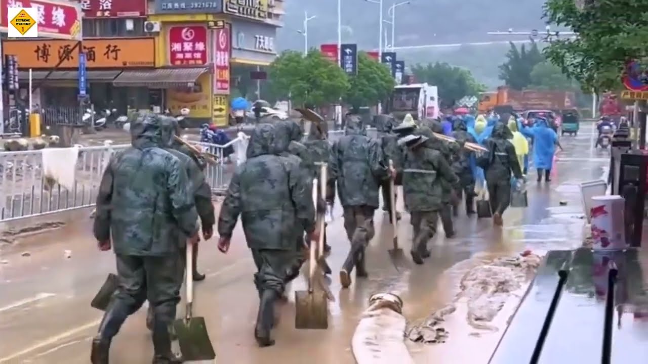 China Now: Three Gorges Dam in danger, lake broken, 400,000 people ...