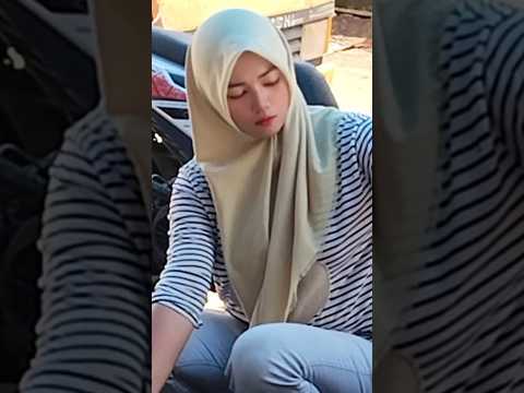 kk cantik lagi cuci piring