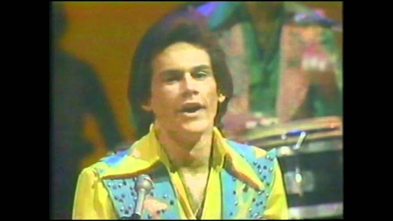BOOGIE SHOES by kc & sunshine band - YouTube