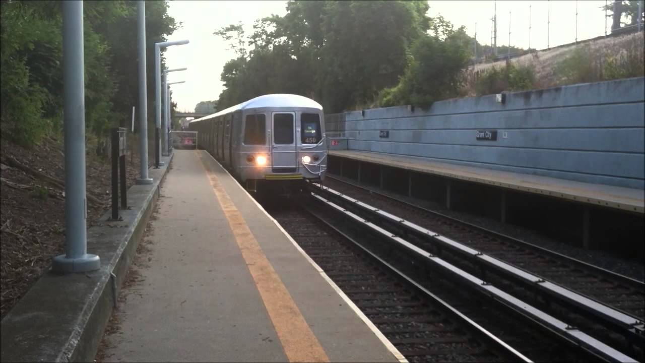 Staten Island Railway: Local and Express Trains at Grant City - YouTube