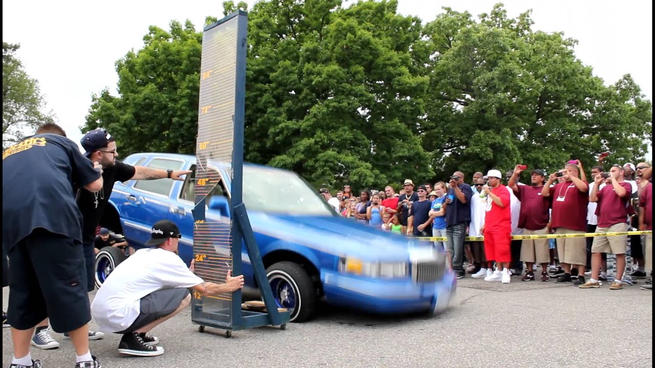 Lowrider Hopper Lincoln at Majestics Westside Detroit Picnic Lowrider ...