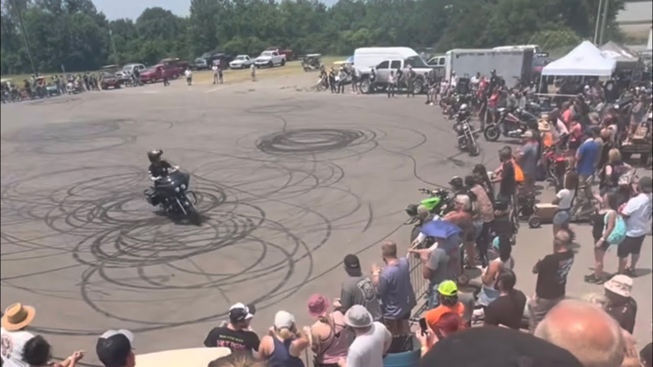 Poppaclutch x Wideopen Stunt Show at The Redneck Rumble June 2023 - YouTube