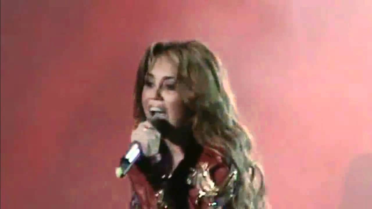 Miley Cyrus - Liberty Walk "Gypsy Heart Tour" Live In Ecuador Video HD ...