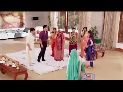 Arnav kushi'ye bıyık çiziyor