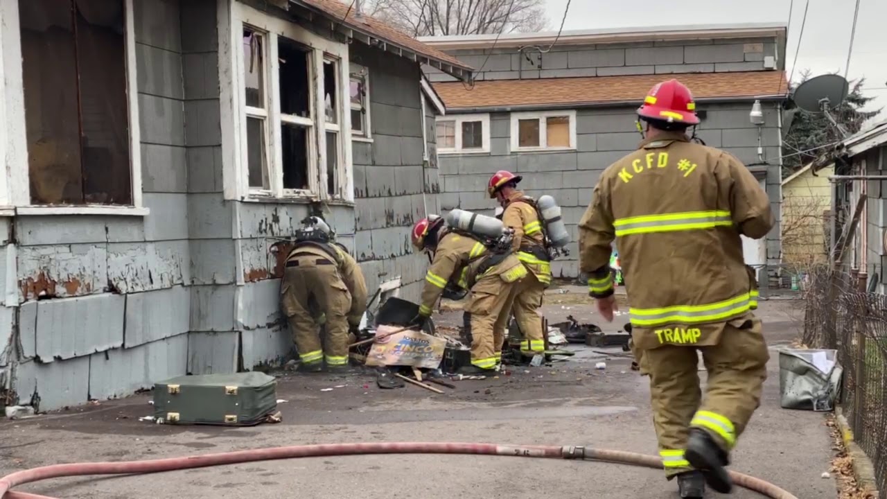 Menlo Street Structure Fire, Klamath Falls (RAW VIDEO) - YouTube
