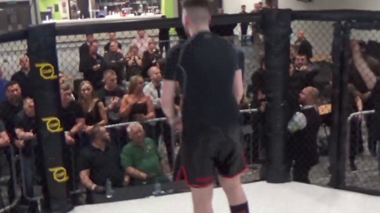 Charity Cage Wars Manchester - Ronan Brooks vs Lee Wingfield (7-3-20 ...