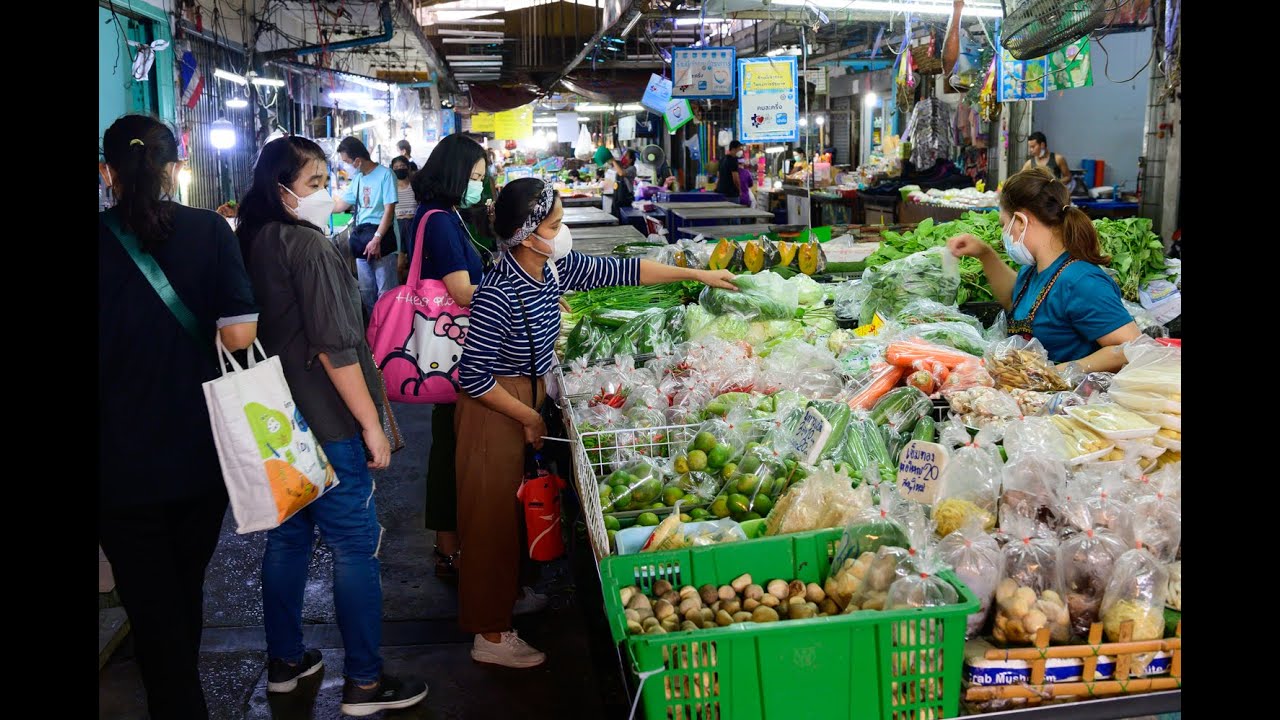 [4K] Walk inside "Udom Suk Market" local fresh market close to BTS ...