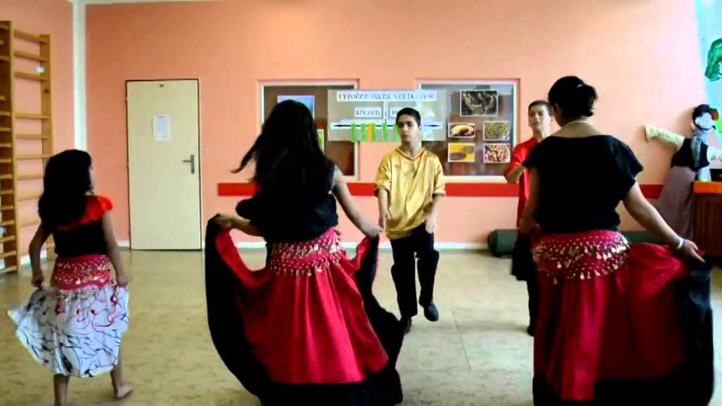 Roma dance - YouTube